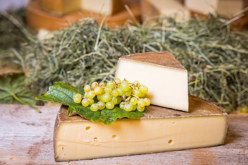 Winkäs (Bio-Weinkäse) - Biokäserei Hilkater - Bauernladen