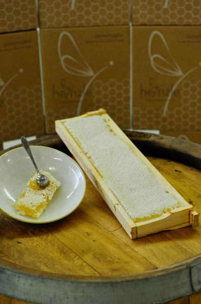 Honig + Wabe = Gesunder Genuss - Bauernladen