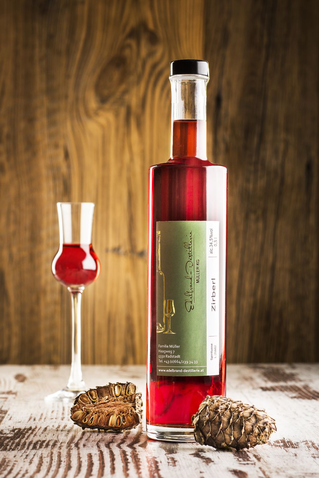 „Der Zirbengeist“ - Edelbrand-Destillerie Müller KG - Bauernladen